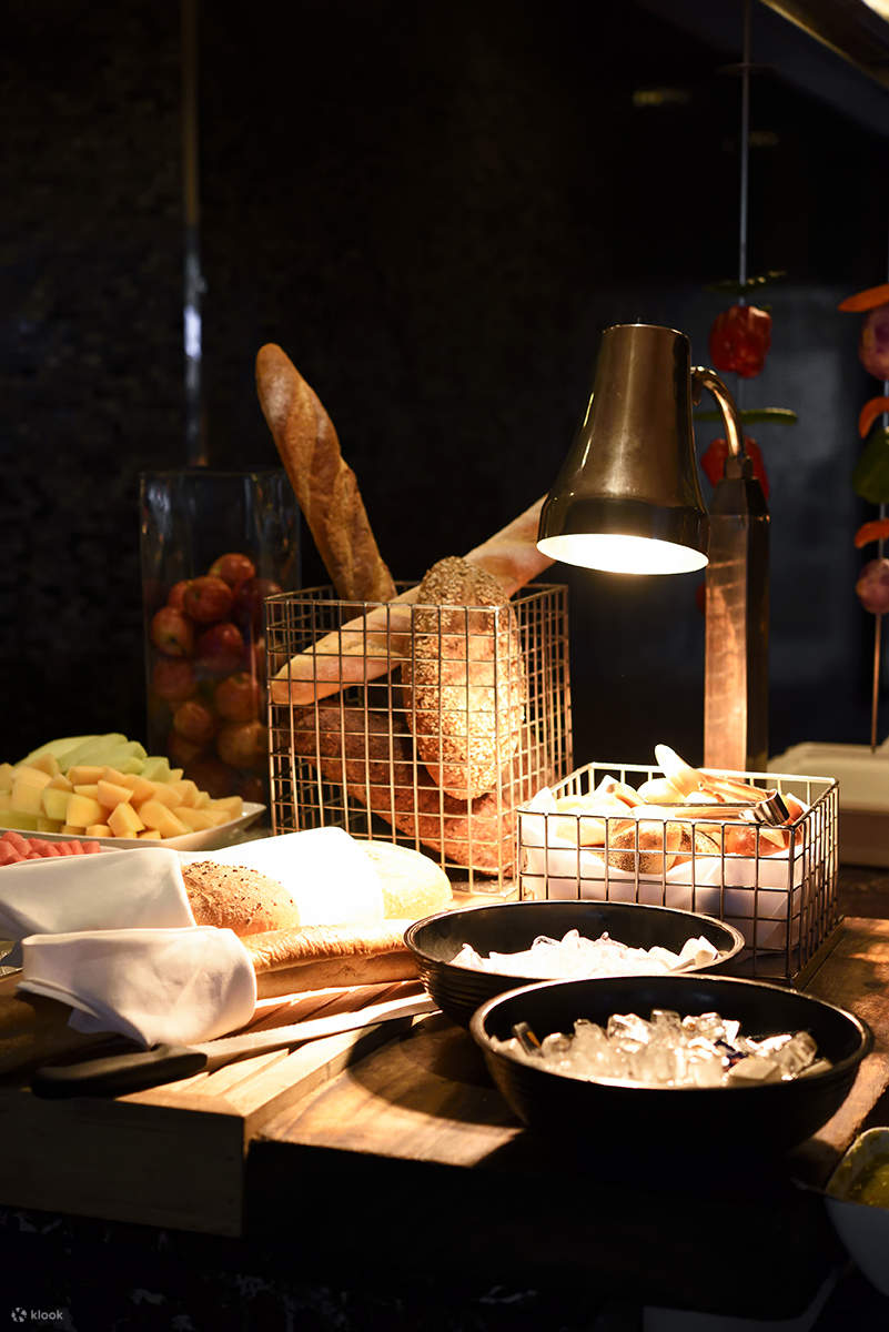 [20% OFF] Flavors Dinner Buffet at Renaissance Bangkok Ratchaprasong ...